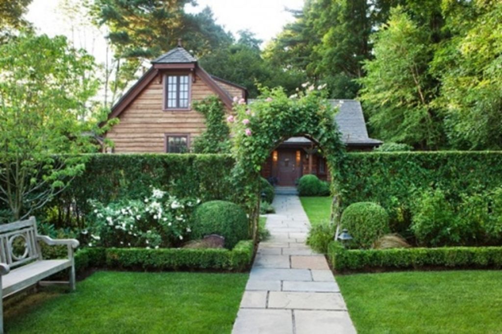 21 of The Best Landscape Hedge Ideas: #15 is Our Favorite! - The ...